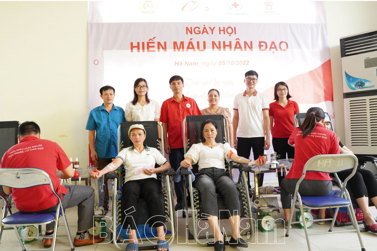 Hơn 150 công nhân KCN Châu Sơn hiến máu tình nguyện